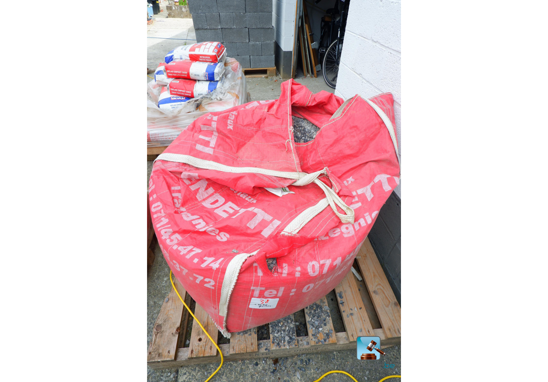 Großer Sack mit Kies - Clicpublic.lu, öffentliche Auktionen mit 1 Klick.