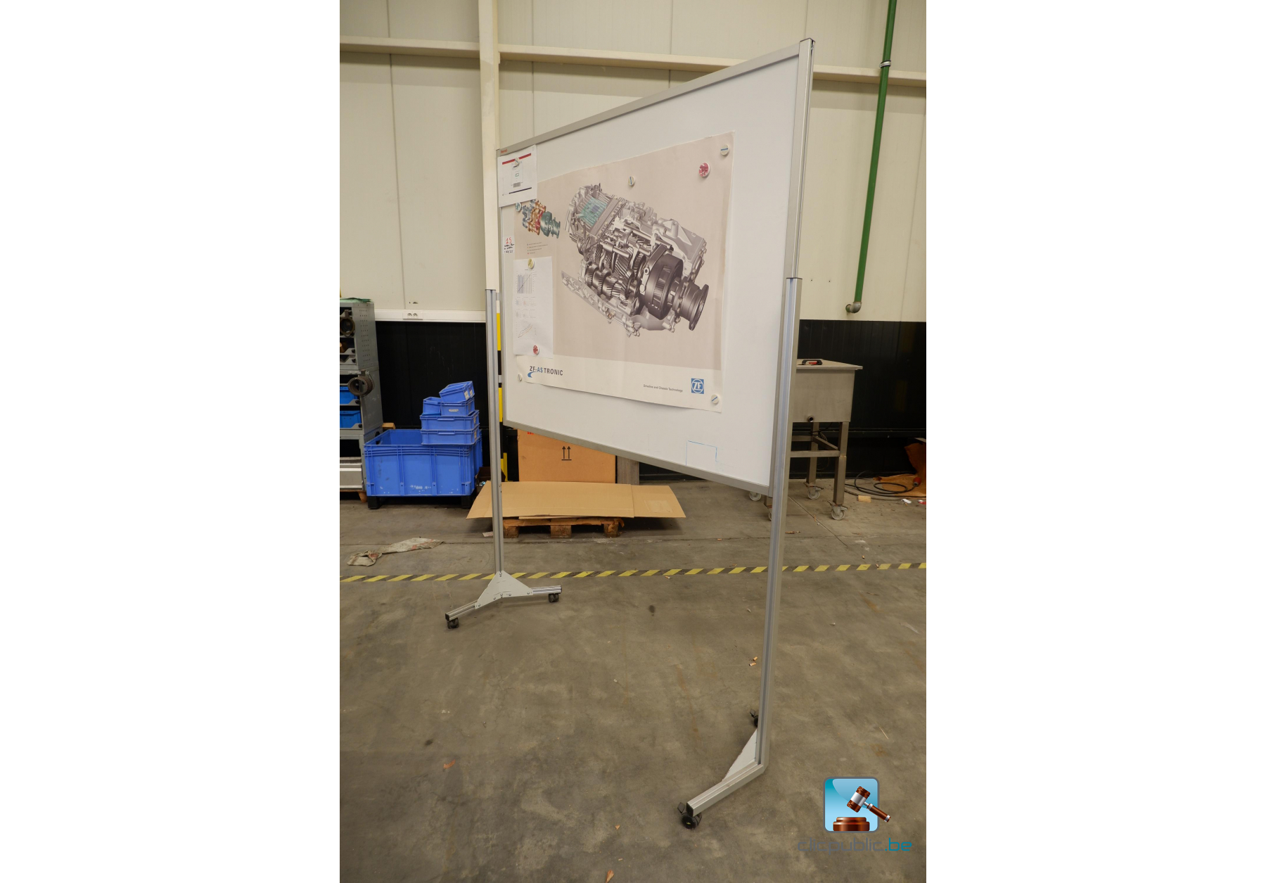 Tableau sur roulettes - Clicpublic.be, les ventes publiques en 1 clic.