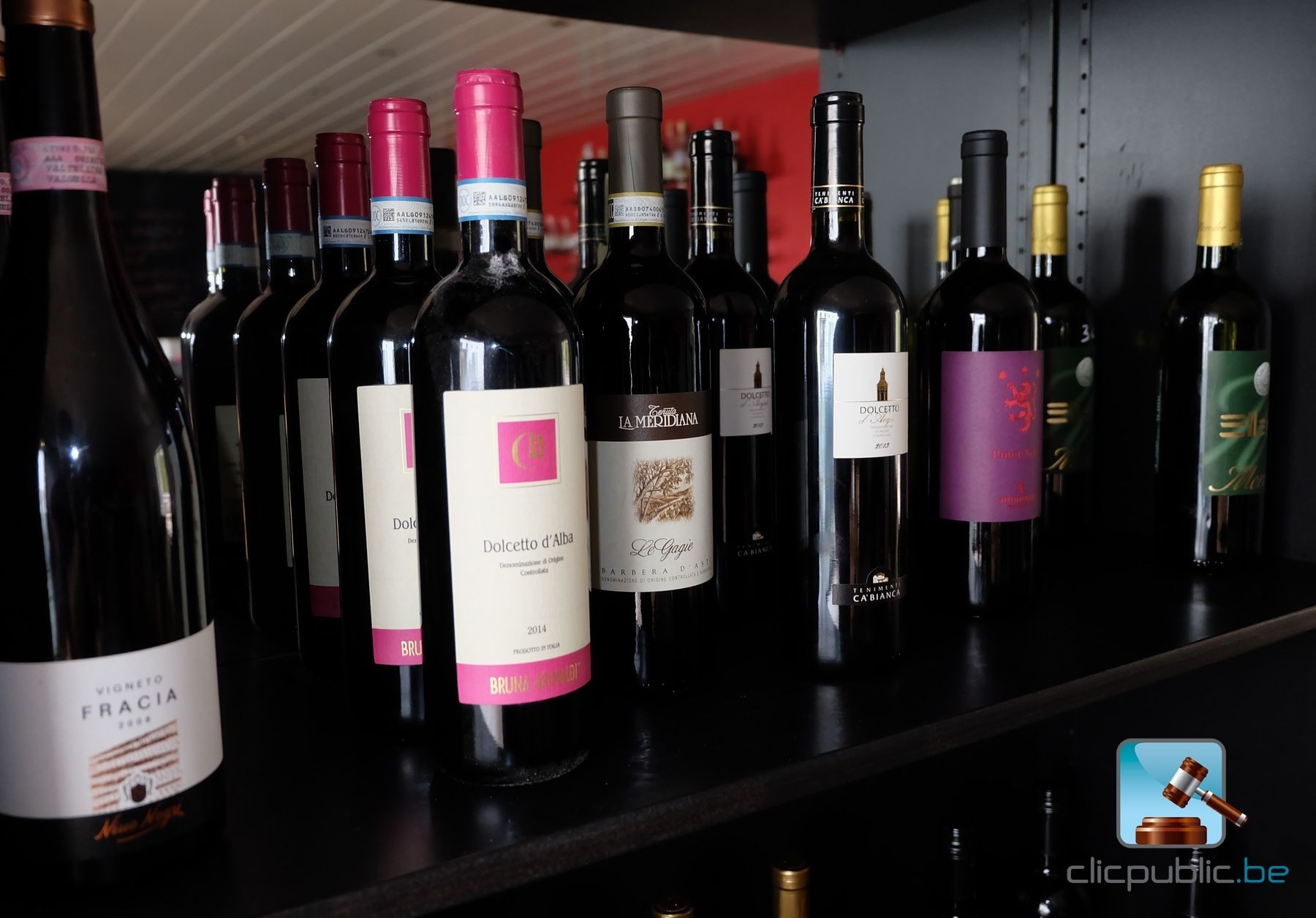 Alcool - Grand lot d'environ 120 bouteilles 75cl de vins rouges ...