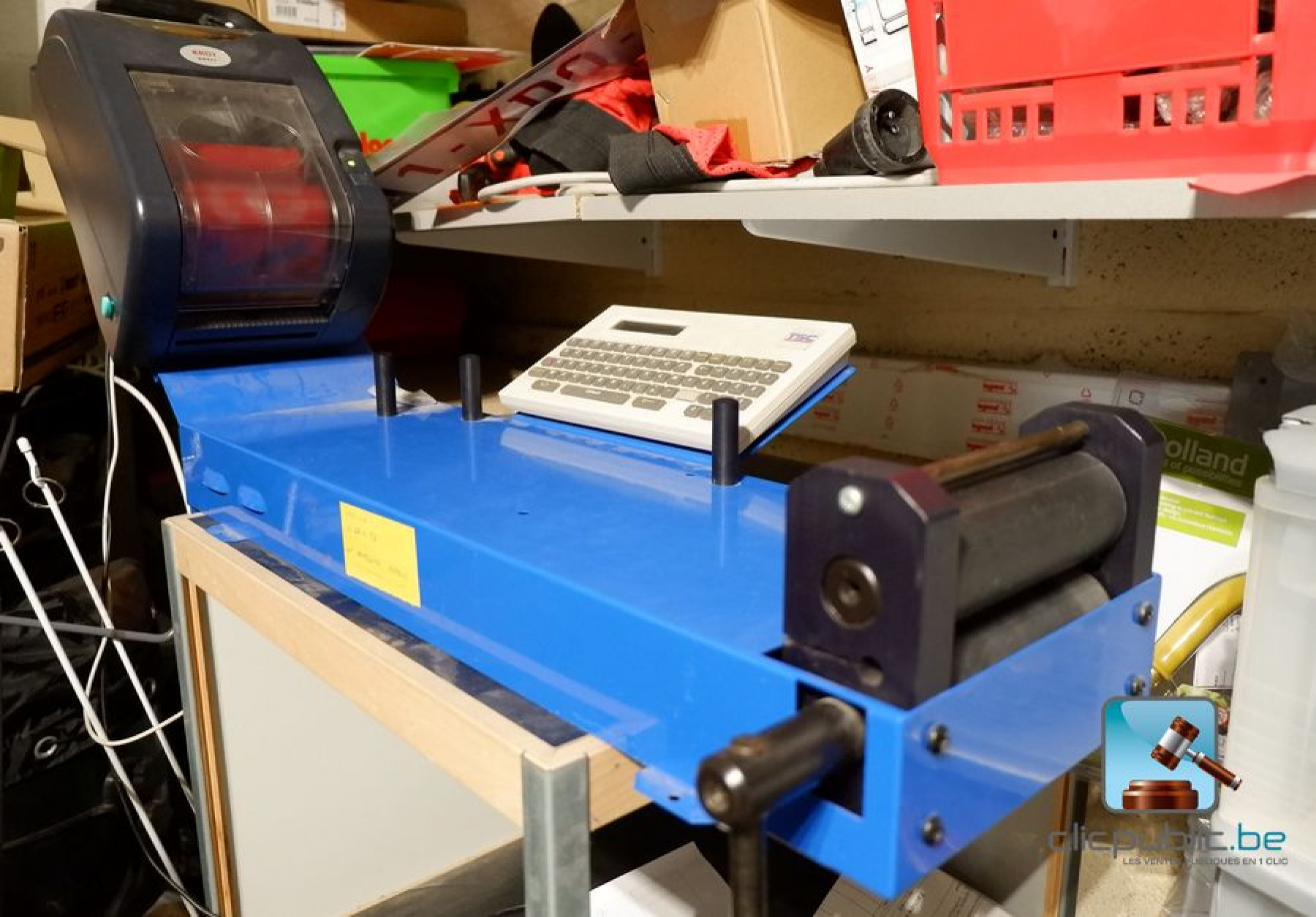 Machine pour impression de plaques d'immatriculation - Clicpublic.be ...