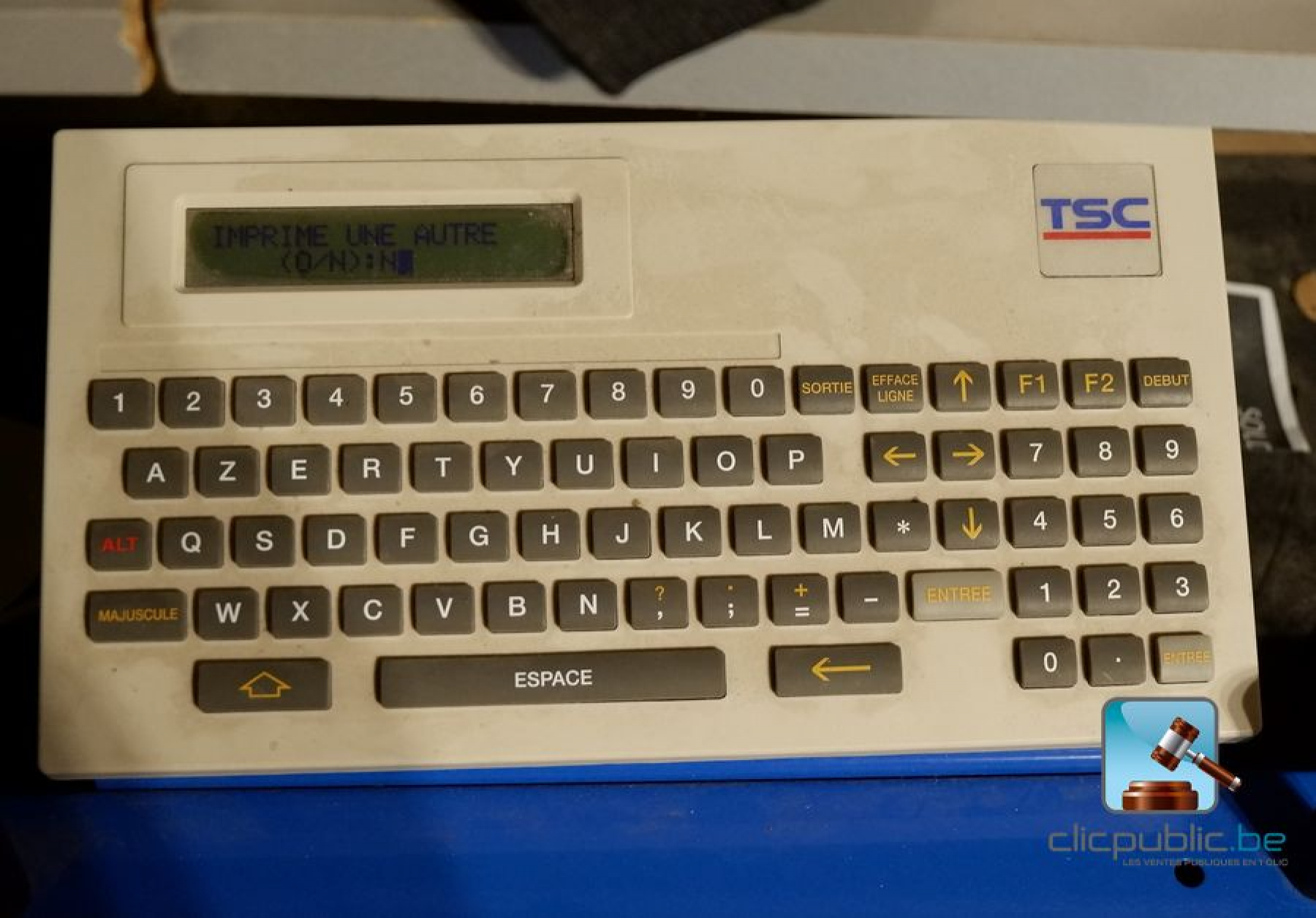 Machine pour impression de plaques d'immatriculation - Clicpublic.be ...