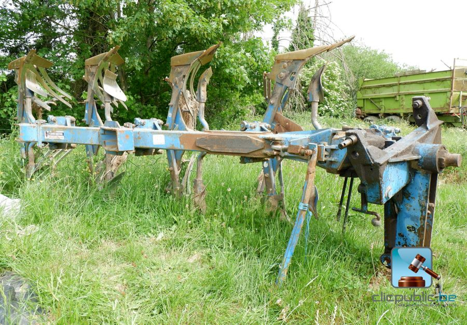 Charrue 4 socs - Clicpublic.be, les ventes publiques en 1 clic.