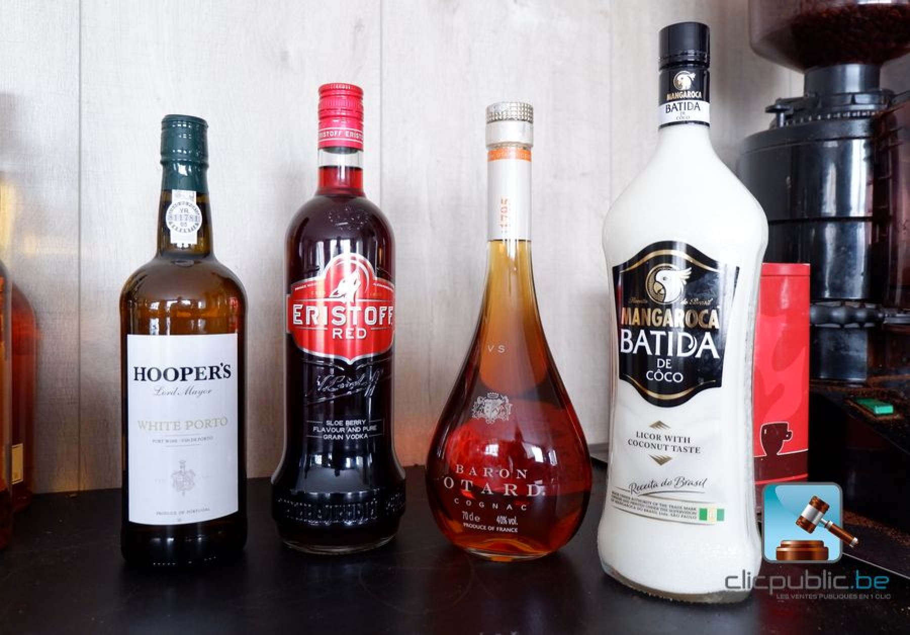 Lot de bouteilles d'alcool - Clicpublic.be, les ventes publiques en 1 clic.
