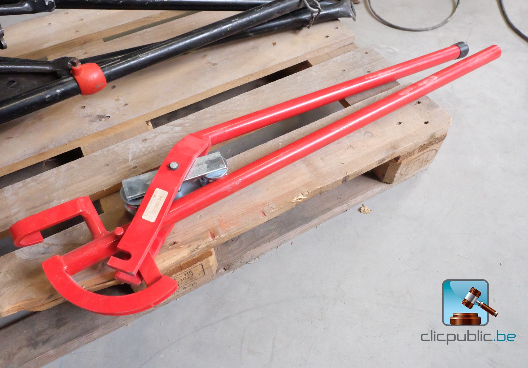 Lot d'outils de cintrage - Clicpublic.be, les ventes publiques en 1 clic.