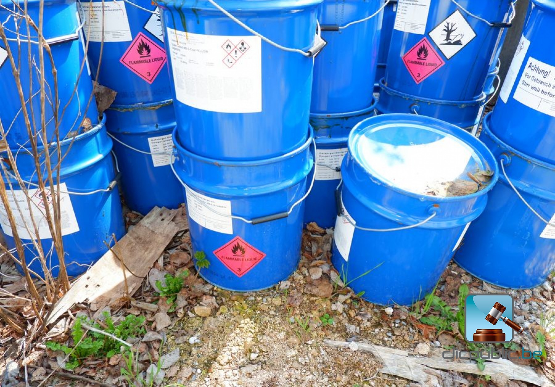 Lot de bidons - Clicpublic.be, les ventes publiques en 1 clic.