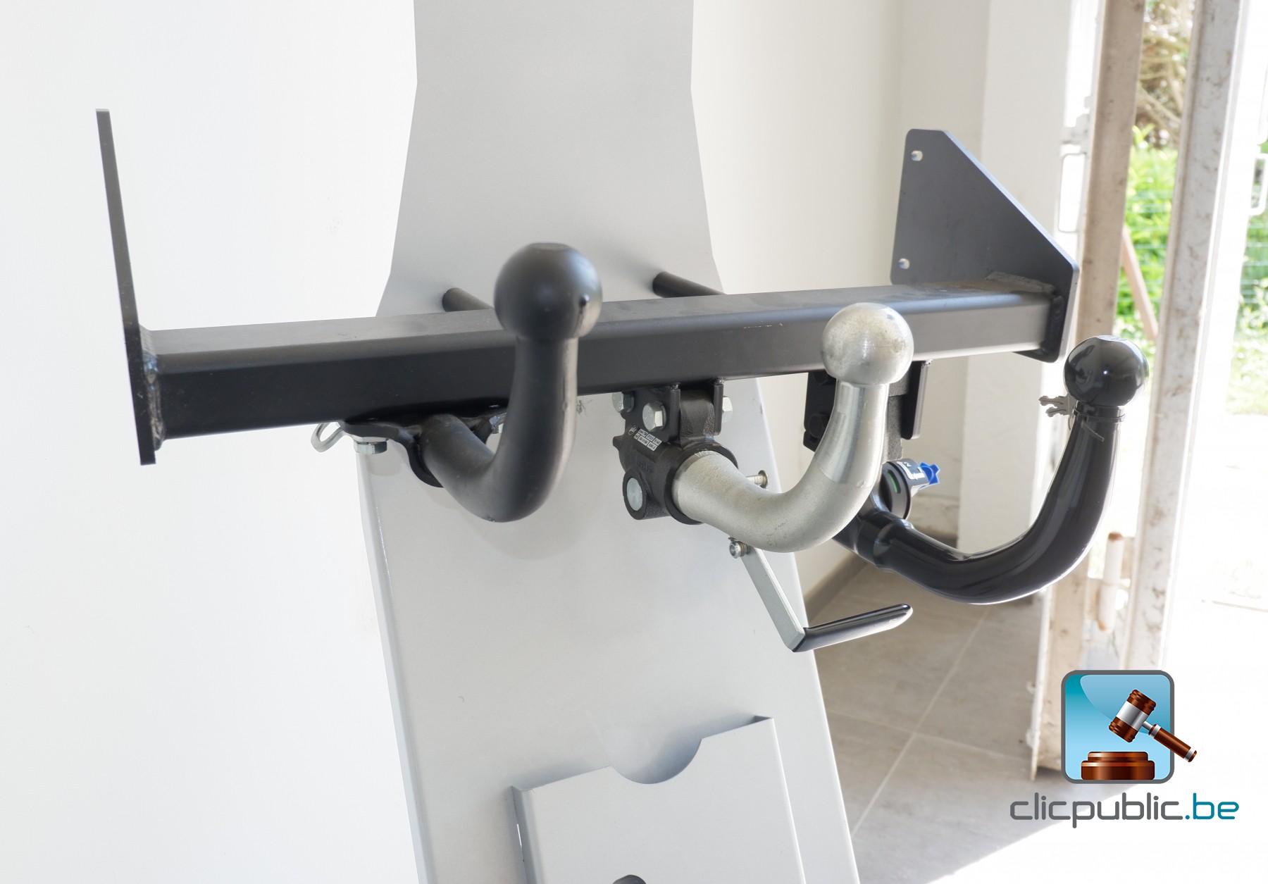 Trailer hitch display - Clicpublic.be, online auctions in 1 click.
