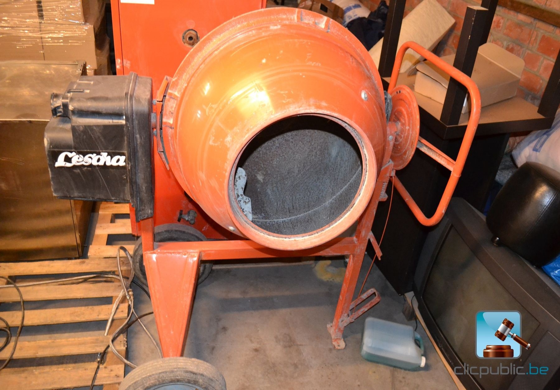 Concrete-mixer LESCHA SM 165 S on wheels - Clicpublic.lu, online ...