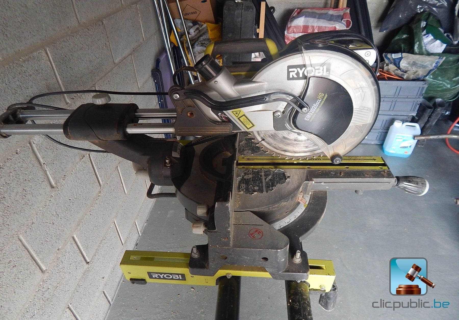 Sliding mitre saw RYOBI EMS2026SCL - avec établi RYOBI RLS01 ...
