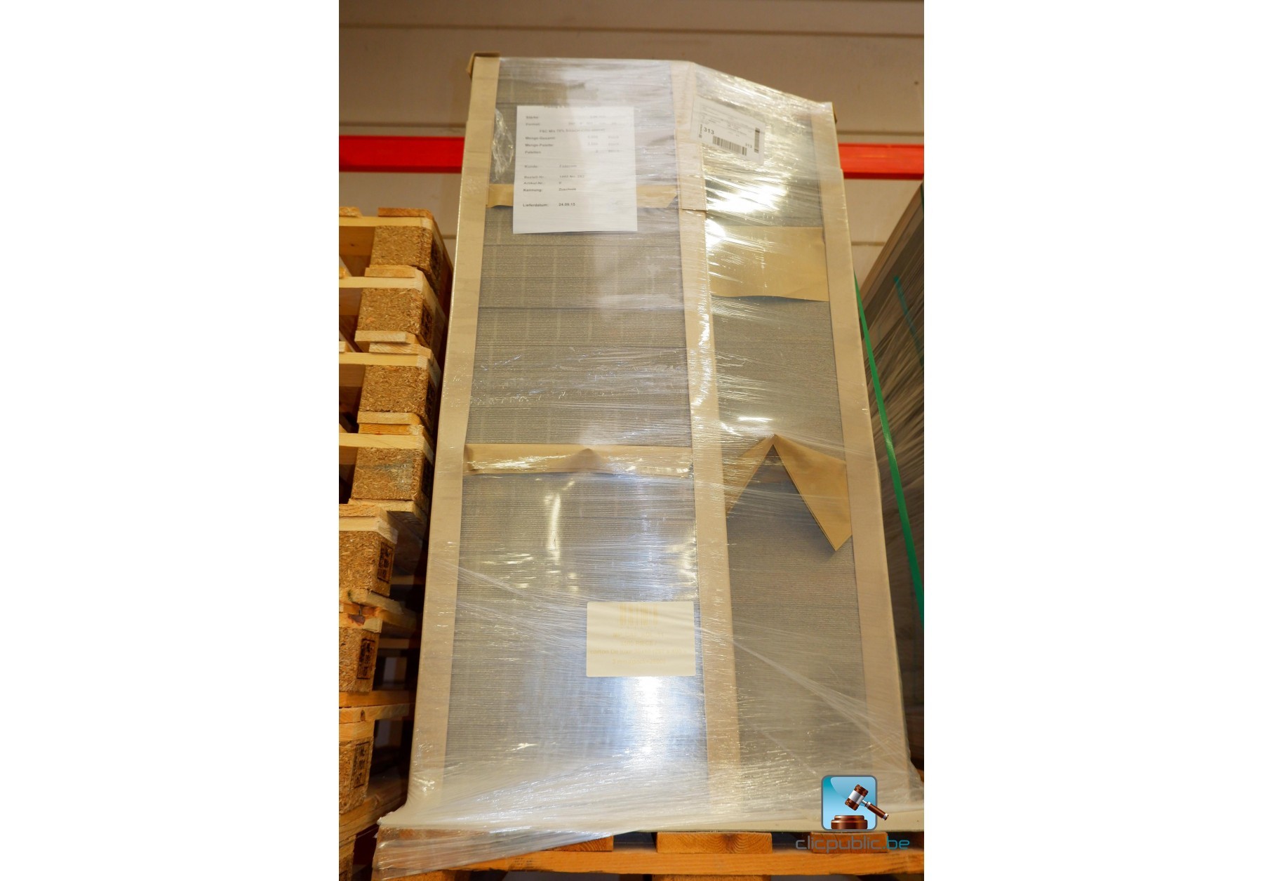 Lot de cartons pliés - Clicpublic.be, les ventes publiques en 1 clic.