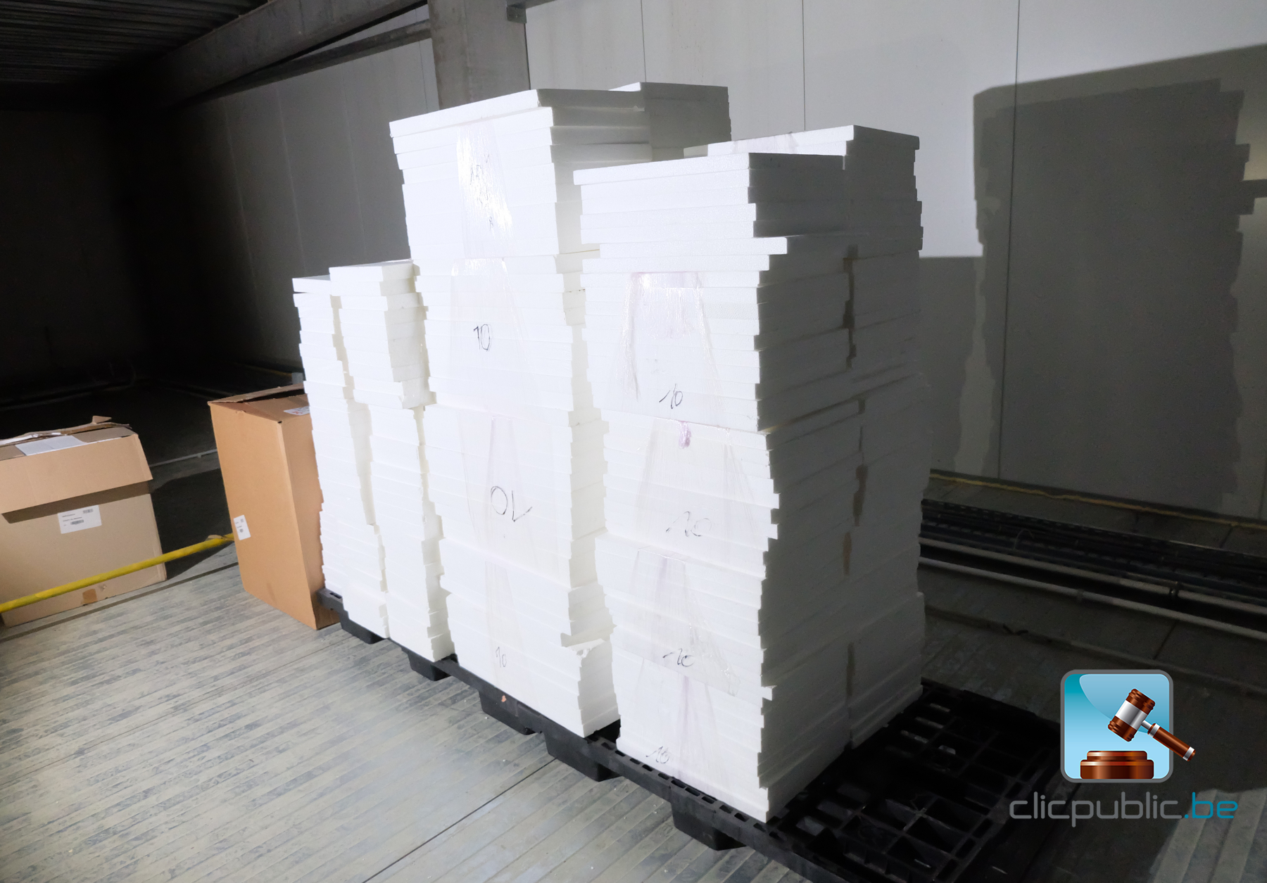 Lot de frigolite - Clicpublic.be, les ventes publiques en 1 clic.